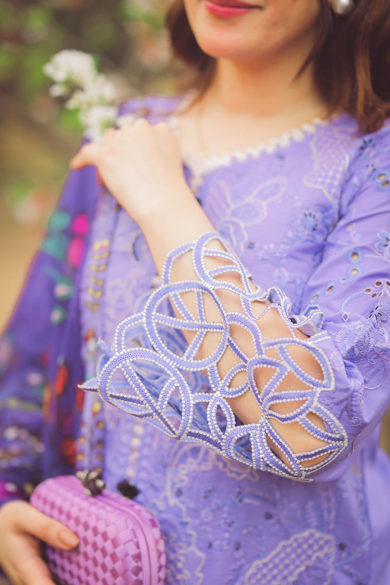 Luxury Lawn Stuff 3 Piece Full Embroidered With Extra Embroidered Patc ...